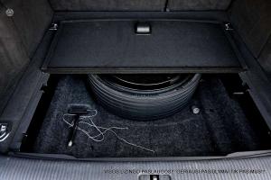 Grey Audi Q5 2012 in Kretinga, with an engine capacity of 1.97 L and mileage of 276 thousand km for 10999 €, photo 16 on AUTOMOTO.COM.LV