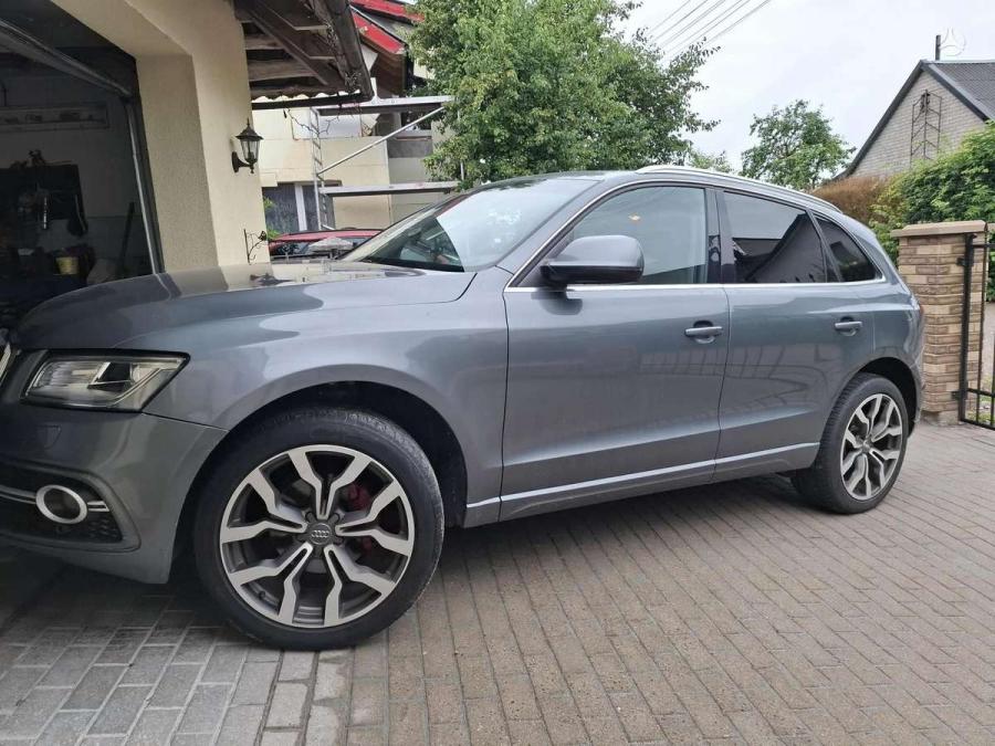 Grey Audi Q5 2012 in Gargzdai, with an engine capacity of 1.98 L and mileage of 260 thousand km for 8900 €, photo 4 on AUTOMOTO.COM.LV