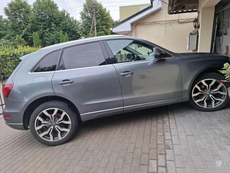 Grey Audi Q5 2012 in Gargzdai, with an engine capacity of 1.98 L and mileage of 260 thousand km for 8900 €, photo 5 on AUTOMOTO.COM.LV