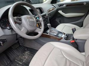 Grey Audi Q5 2012 in Gargzdai, with an engine capacity of 1.98 L and mileage of 260 thousand km for 8900 €, photo 6 on AUTOMOTO.COM.LV