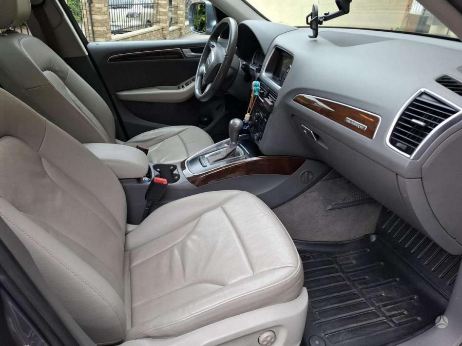 Grey Audi Q5 2012 in Gargzdai, with an engine capacity of 1.98 L and mileage of 260 thousand km for 8900 €, photo 9 on AUTOMOTO.COM.LV