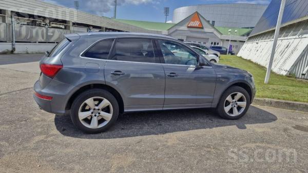 Pelēks Audi Q5 2012 Daugavpils, ar dzinēja tilpumu 3.00 L un nobraukumu 295 tūkst. km par 12000 €, foto 2 vietnē AUTOMOTO.COM.LV