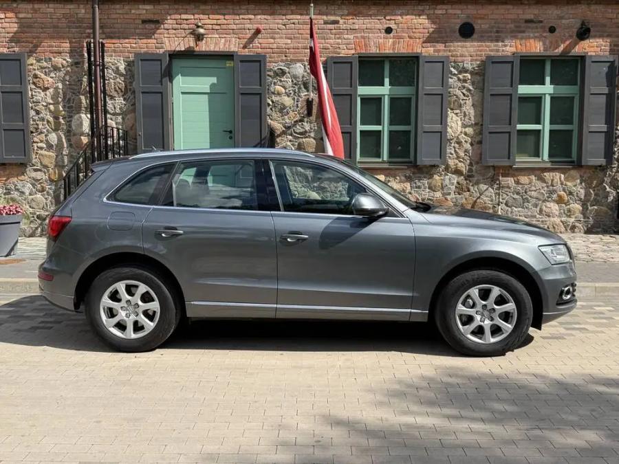 Pelēks Audi Q5 2012 Rēzekne, ar dzinēja tilpumu 3.00 L un nobraukumu 244 tūkst. km par 12490 €, foto 7 vietnē AUTOMOTO.COM.LV