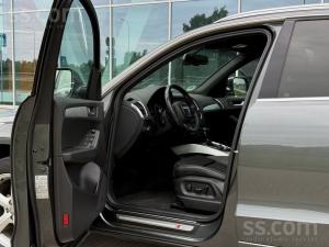 Grey Audi Q5 2012 in Rezekne, with an engine capacity of 2.00 L and mileage of 161 thousand km for 12990 €, photo 11 on AUTOMOTO.COM.LV