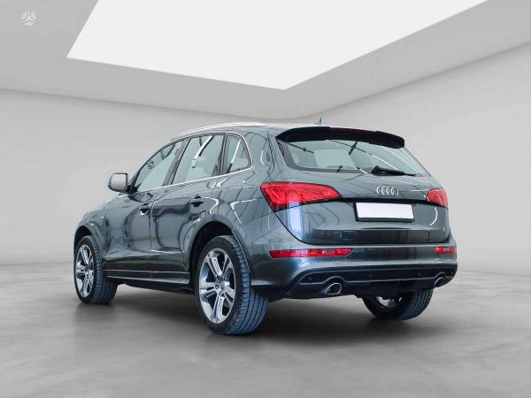 Grey Audi Q5 2012 in Kaunas, with an engine capacity of 3.00 L and mileage of 241 thousand km for 11390 €, photo 4 on AUTOMOTO.COM.LV
