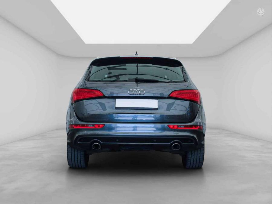 Grey Audi Q5 2012 in Kaunas, with an engine capacity of 3.00 L and mileage of 241 thousand km for 11390 €, photo 6 on AUTOMOTO.COM.LV