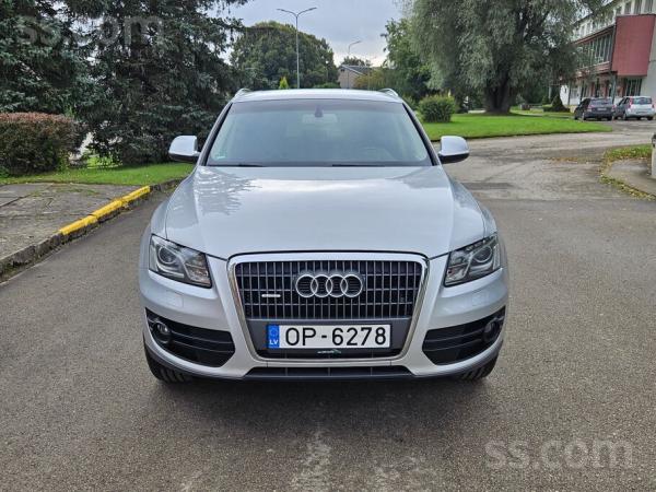 Grey Audi Q5 2012 in Jekabpils, with an engine capacity of 2.00 L and mileage of 226 thousand km for 9990 €, photo 3 on AUTOMOTO.COM.LV