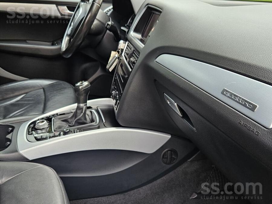 Pelēks Audi Q5 2012 Jēkabpils, ar dzinēja tilpumu 2.00 L un nobraukumu 226 tūkst. km par 9990 €, foto 20 vietnē AUTOMOTO.COM.LV