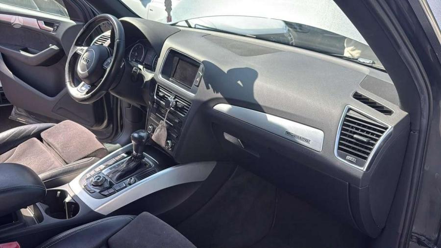 Grey Audi Q5 2012 in Taurage, with an engine capacity of 1.97 L and mileage of 249 thousand km for 12600 €, photo 9 on AUTOMOTO.COM.LV