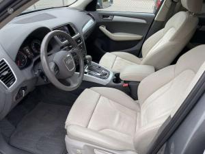 Grey Audi Q5 2012 in Ukmerge, with an engine capacity of 1.97 L and mileage of 270 thousand km for 8800 €, photo 13 on AUTOMOTO.COM.LV