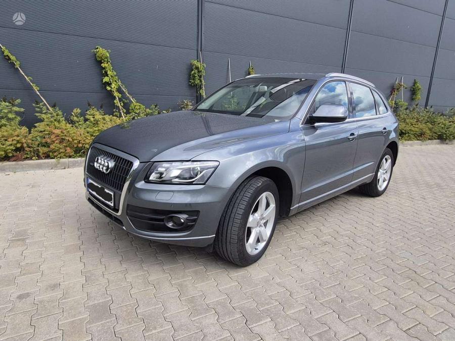 Grey Audi Q5 2012 in Vilnius, with an engine capacity of 1.97 L and mileage of 245 thousand km for 11000 €, photo 3 on AUTOMOTO.COM.LV