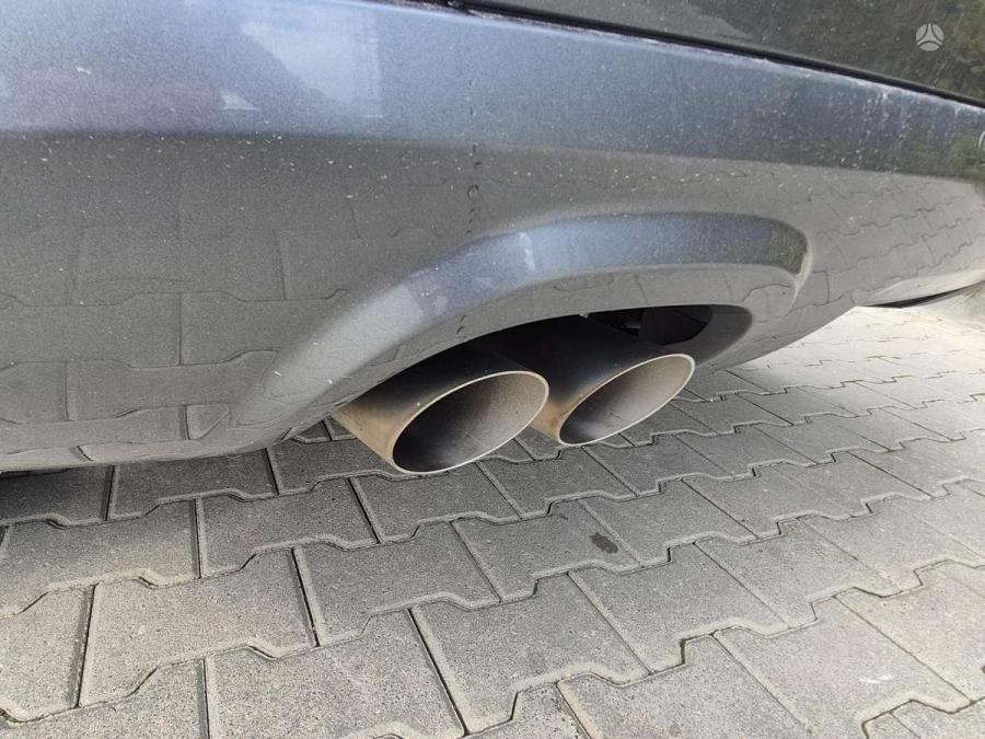 Grey Audi Q5 2012 in Vilnius, with an engine capacity of 1.97 L and mileage of 245 thousand km for 11000 €, photo 12 on AUTOMOTO.COM.LV