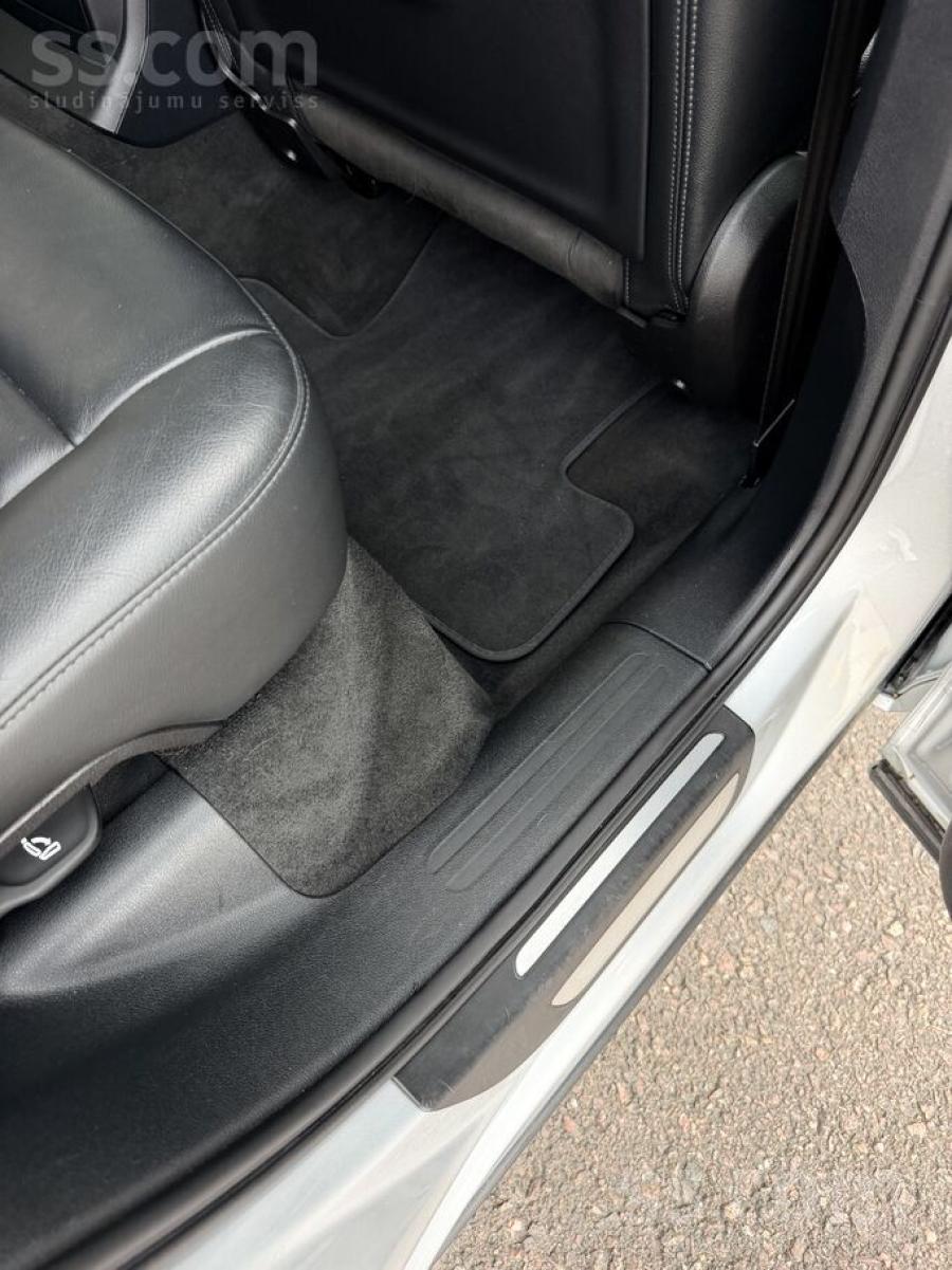 Grey Audi Q5 2012 in Liepaja, with an engine capacity of 3.00 L and mileage of 179 thousand km for 13000 €, photo 26 on AUTOMOTO.COM.LV