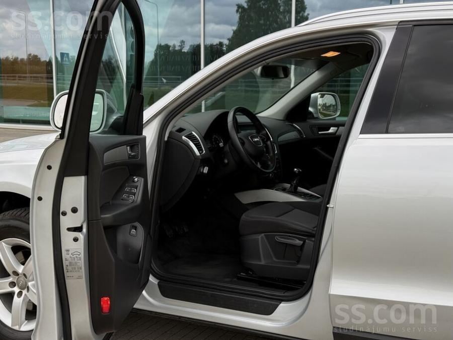 Pelēks Audi Q5 2012 Rēzekne, ar dzinēja tilpumu 2.00 L un nobraukumu 188 tūkst. km par 12990 €, foto 9 vietnē AUTOMOTO.COM.LV
