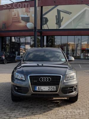 Pelēks Audi Q5 2012 Rīga, ar dzinēja tilpumu 2.00 L un nobraukumu 298 tūkst. km par 6400 €, foto  vietnē AUTOMOTO.COM.LV