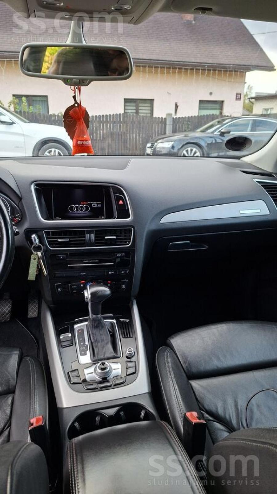 Grey Audi Q5 2012 in Jelgava, with an engine capacity of 3.00 L and mileage of 229 thousand km for 10650 €, photo 9 on AUTOMOTO.COM.LV