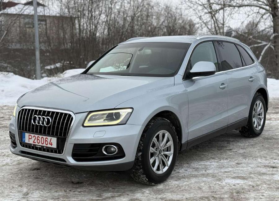 Grey Audi Q5 2013 in Ukmerge, with an engine capacity of 2.00 L and mileage of 214 thousand km for 11600 €, photo 1 on AUTOMOTO.COM.LV