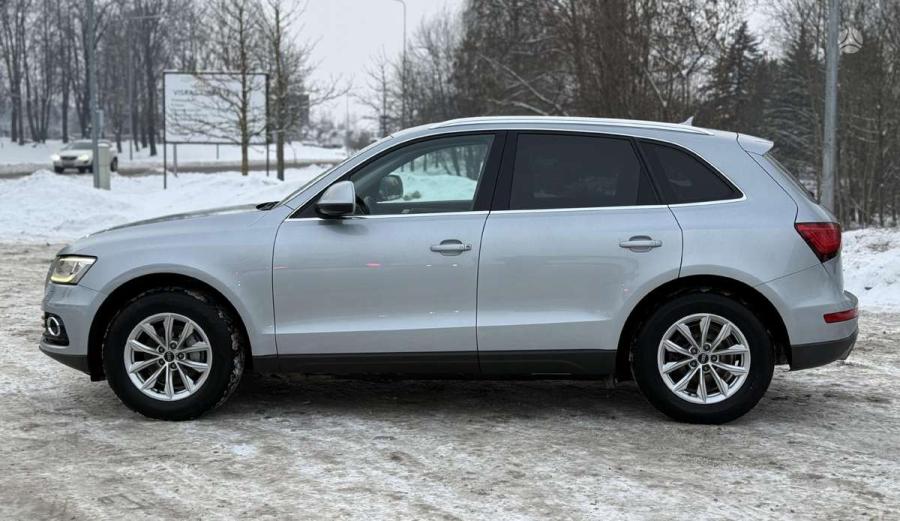 Grey Audi Q5 2013 in Ukmerge, with an engine capacity of 2.00 L and mileage of 214 thousand km for 11600 €, photo 5 on AUTOMOTO.COM.LV