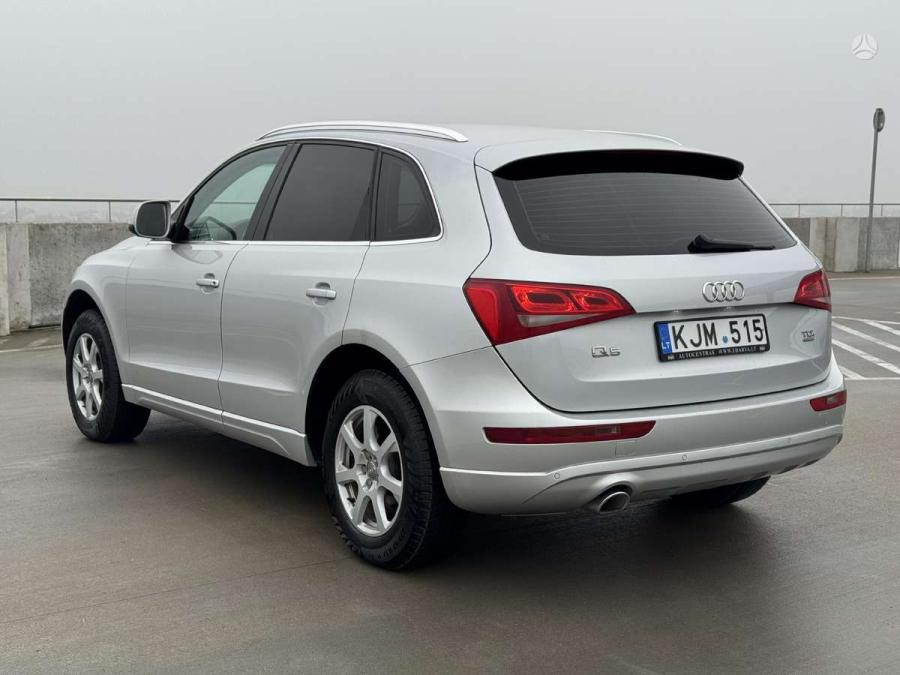 Pelēks Audi Q5 2013 Viļņa, ar dzinēja tilpumu 2.00 L un nobraukumu 403 tūkst. km par 8700 €, foto 7 vietnē AUTOMOTO.COM.LV