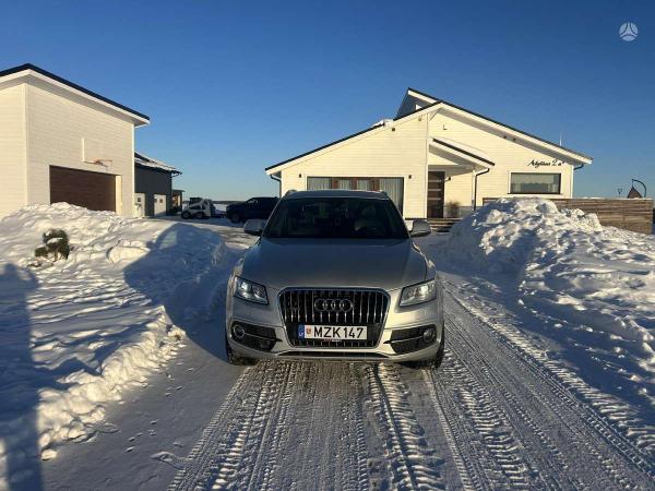 Pelēks Audi Q5 2013 Telšiai, ar dzinēja tilpumu 1.97 L un nobraukumu 242 tūkst. km par 12000 €, foto 1 vietnē AUTOMOTO.COM.LV