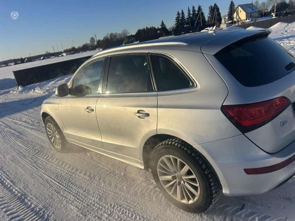 Pelēks Audi Q5 2013 Telšiai, ar dzinēja tilpumu 1.97 L un nobraukumu 242 tūkst. km par 12000 €, foto 4 vietnē AUTOMOTO.COM.LV