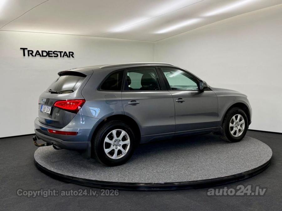 Grey Audi Q5 2013 in Parnu, with an engine capacity of 2.00 L and mileage of 199 thousand km for 10990 €, photo 5 on AUTOMOTO.COM.LV