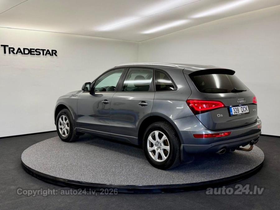 Grey Audi Q5 2013 in Parnu, with an engine capacity of 2.00 L and mileage of 199 thousand km for 10990 €, photo 7 on AUTOMOTO.COM.LV