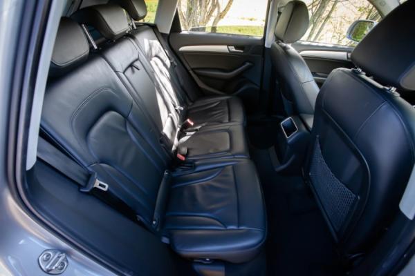 Pelēks Audi Q5 2013 Rīga, ar dzinēja tilpumu 2.00 L un nobraukumu 311 tūkst. km par 13490 €, foto 9 vietnē AUTOMOTO.COM.LV