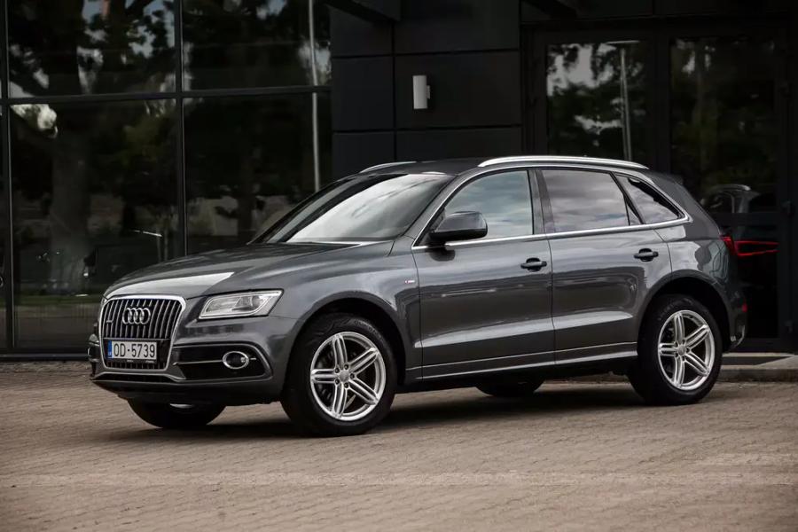 Grey Audi Q5 2013 in Jelgava, with an engine capacity of 2.00 L and mileage of 256 thousand km for 13900 €, photo 3 on AUTOMOTO.COM.LV