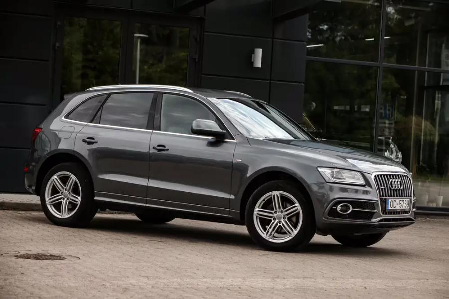 Grey Audi Q5 2013 in Jelgava, with an engine capacity of 2.00 L and mileage of 256 thousand km for 13900 €, photo 6 on AUTOMOTO.COM.LV