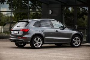 Grey Audi Q5 2013 in Jelgava, with an engine capacity of 2.00 L and mileage of 256 thousand km for 13900 €, photo 8 on AUTOMOTO.COM.LV