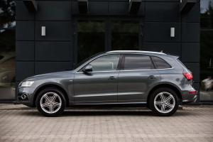 Grey Audi Q5 2013 in Jelgava, with an engine capacity of 2.00 L and mileage of 256 thousand km for 13900 €, photo 11 on AUTOMOTO.COM.LV