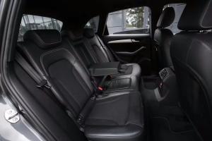 Grey Audi Q5 2013 in Jelgava, with an engine capacity of 2.00 L and mileage of 256 thousand km for 13900 €, photo 16 on AUTOMOTO.COM.LV
