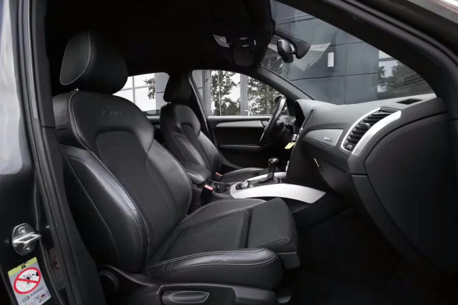 Grey Audi Q5 2013 in Jelgava, with an engine capacity of 2.00 L and mileage of 256 thousand km for 13900 €, photo 17 on AUTOMOTO.COM.LV