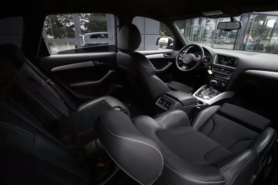 Grey Audi Q5 2013 in Jelgava, with an engine capacity of 2.00 L and mileage of 256 thousand km for 13900 €, photo 18 on AUTOMOTO.COM.LV