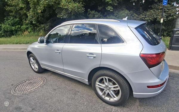 Pelēks Audi Q5 2013 Viļņa, ar dzinēja tilpumu 2.00 L un nobraukumu 290 tūkst. km par 10600 €, foto 2 vietnē AUTOMOTO.COM.LV