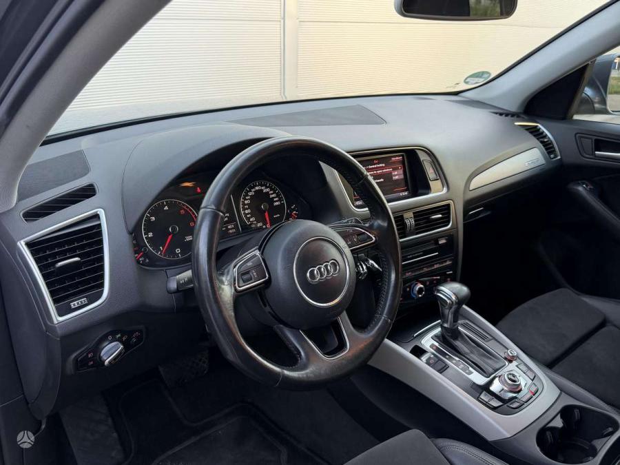 Grey Audi Q5 2013 in Utena, with an engine capacity of 1.97 L and mileage of 287 thousand km for 13250 €, photo 12 on AUTOMOTO.COM.LV