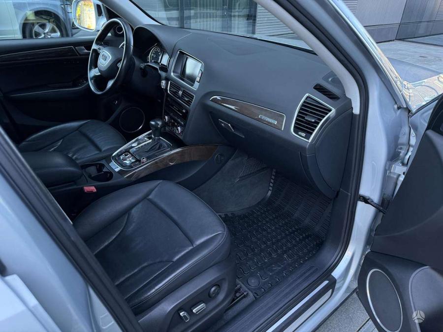 Pelēks Audi Q5 2013 Viļņa, ar dzinēja tilpumu 1.98 L un nobraukumu 192 tūkst. km par 13300 €, foto 18 vietnē AUTOMOTO.COM.LV