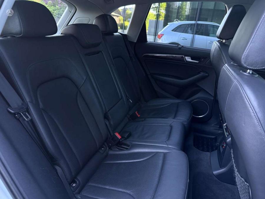 Pelēks Audi Q5 2013 Viļņa, ar dzinēja tilpumu 1.98 L un nobraukumu 192 tūkst. km par 13300 €, foto 29 vietnē AUTOMOTO.COM.LV