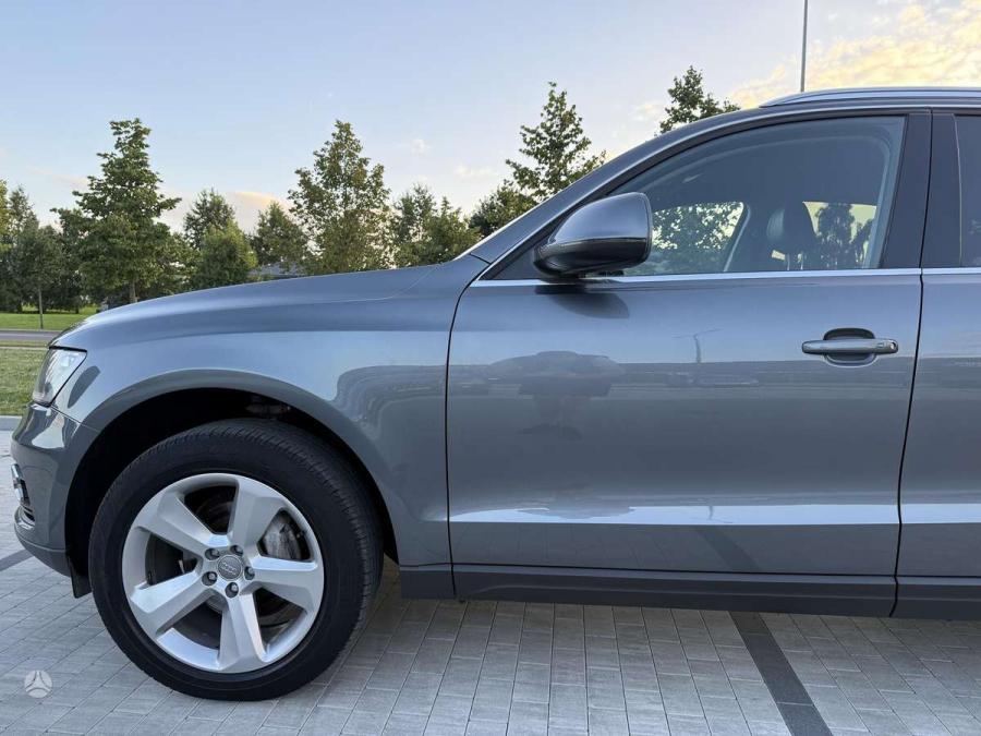 Pelēks Audi Q5 2013 Šauļi, ar dzinēja tilpumu 1.97 L un nobraukumu 240 tūkst. km par 13450 €, foto 16 vietnē AUTOMOTO.COM.LV