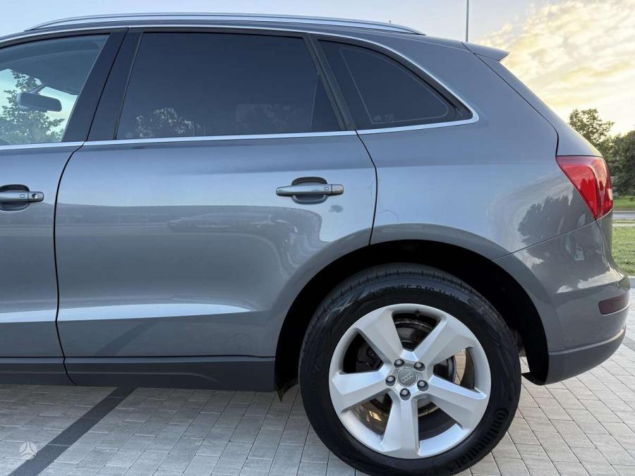 Pelēks Audi Q5 2013 Šauļi, ar dzinēja tilpumu 1.97 L un nobraukumu 240 tūkst. km par 13450 €, foto 17 vietnē AUTOMOTO.COM.LV