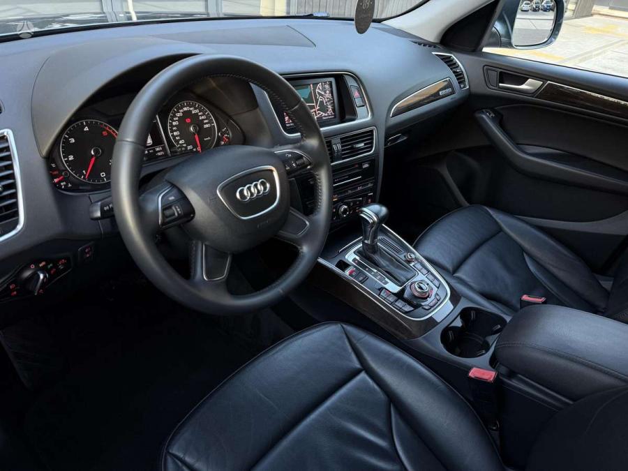 Pelēks Audi Q5 2013 Šauļi, ar dzinēja tilpumu 1.97 L un nobraukumu 240 tūkst. km par 13450 €, foto 18 vietnē AUTOMOTO.COM.LV