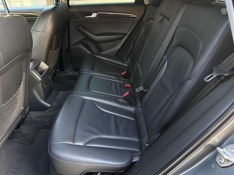 Pelēks Audi Q5 2013 Šauļi, ar dzinēja tilpumu 1.97 L un nobraukumu 240 tūkst. km par 13450 €, foto 26 vietnē AUTOMOTO.COM.LV