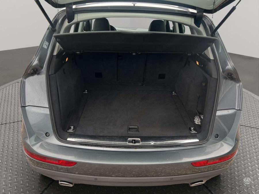 Grey Audi Q5 2013 in Kaunas, with an engine capacity of 3.00 L and mileage of 256 thousand km for 12399 €, photo 11 on AUTOMOTO.COM.LV