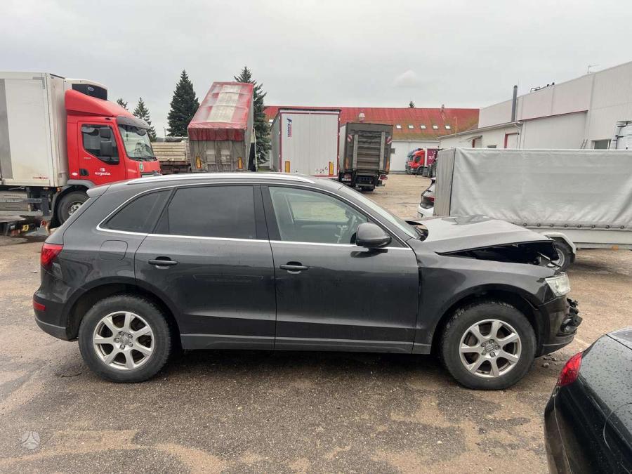 Grey Audi Q5 2013 in Kaunas, with an engine capacity of 1.97 L and mileage of 267 thousand km for 4700 €, photo 9 on AUTOMOTO.COM.LV