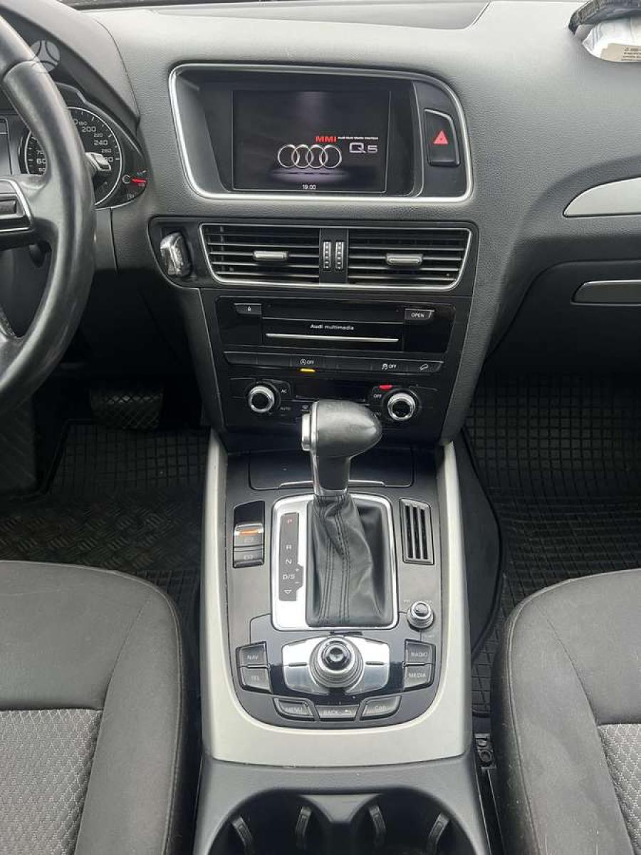 Grey Audi Q5 2013 in Kaunas, with an engine capacity of 1.97 L and mileage of 267 thousand km for 4700 €, photo 13 on AUTOMOTO.COM.LV