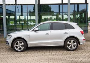 Grey Audi Q5 2013 in Cesis, with an engine capacity of 2.00 L and mileage of 180 thousand km for 13350 €, photo 4 on AUTOMOTO.COM.LV