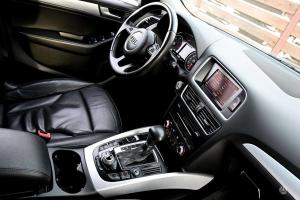 Grey Audi Q5 2014 in Kretinga, with an engine capacity of 1.97 L and mileage of 227 thousand km for 12999 €, photo 21 on AUTOMOTO.COM.LV