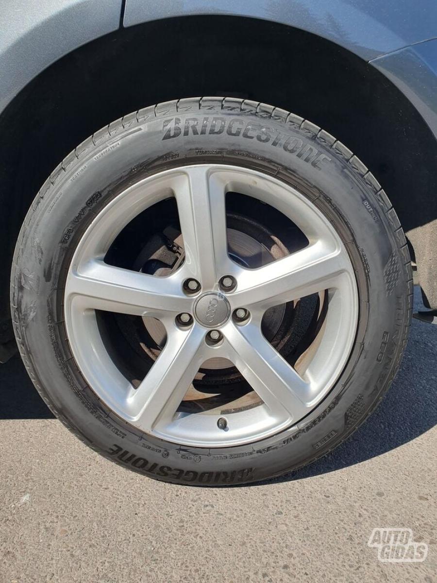 Pelēks Audi Q5 2014 Alīta, ar dzinēja tilpumu 2.00 L un nobraukumu 315 tūkst. km par 12500 €, foto 21 vietnē AUTOMOTO.COM.LV