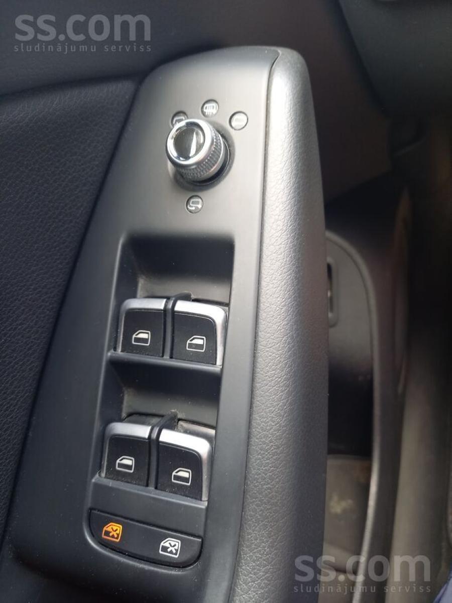 Grey Audi Q5 2014 in Jelgava, with an engine capacity of 2.00 L and mileage of 189 thousand km for 14500 €, photo 14 on AUTOMOTO.COM.LV